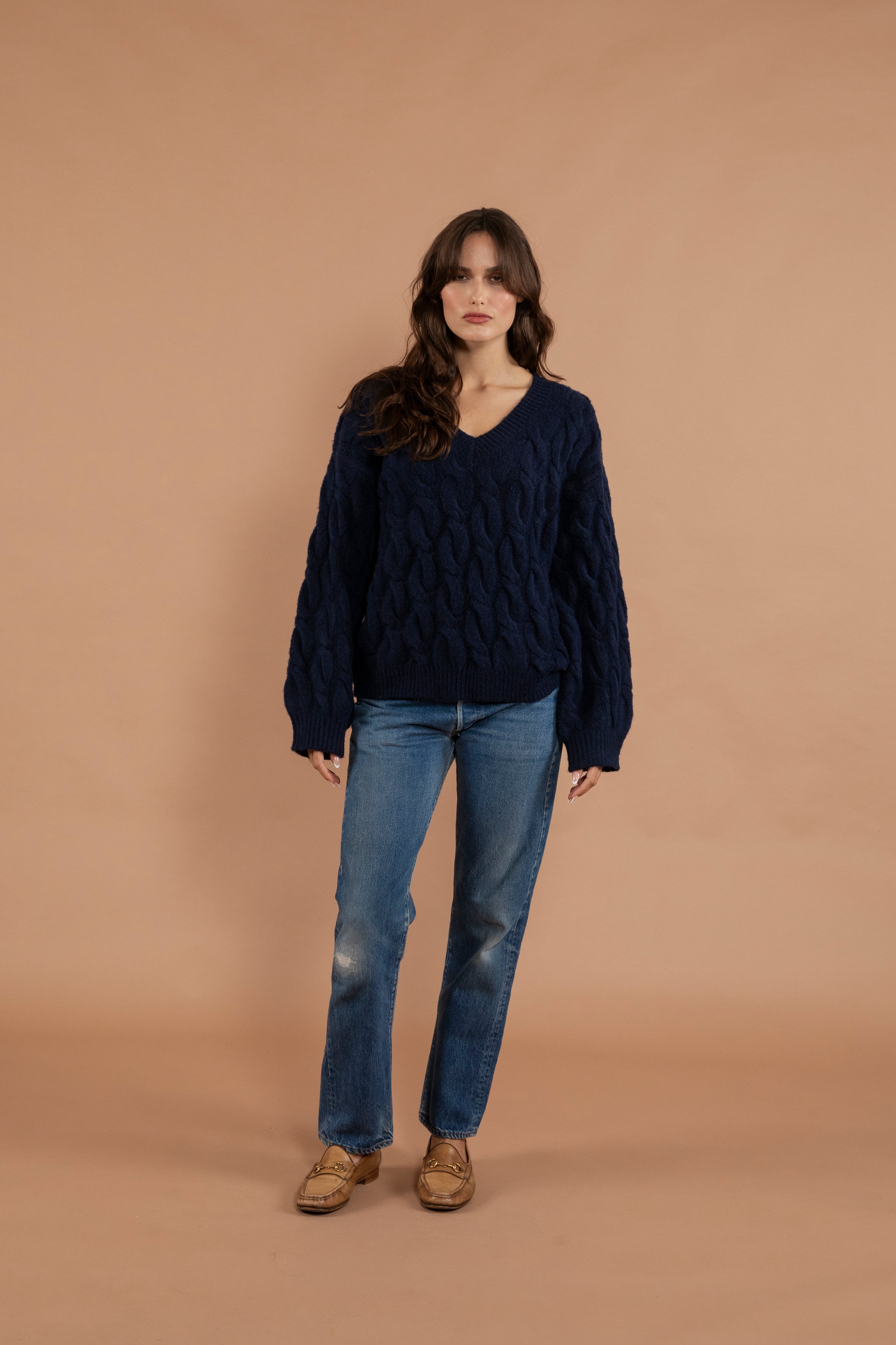 Nila V Sweater – RAGA